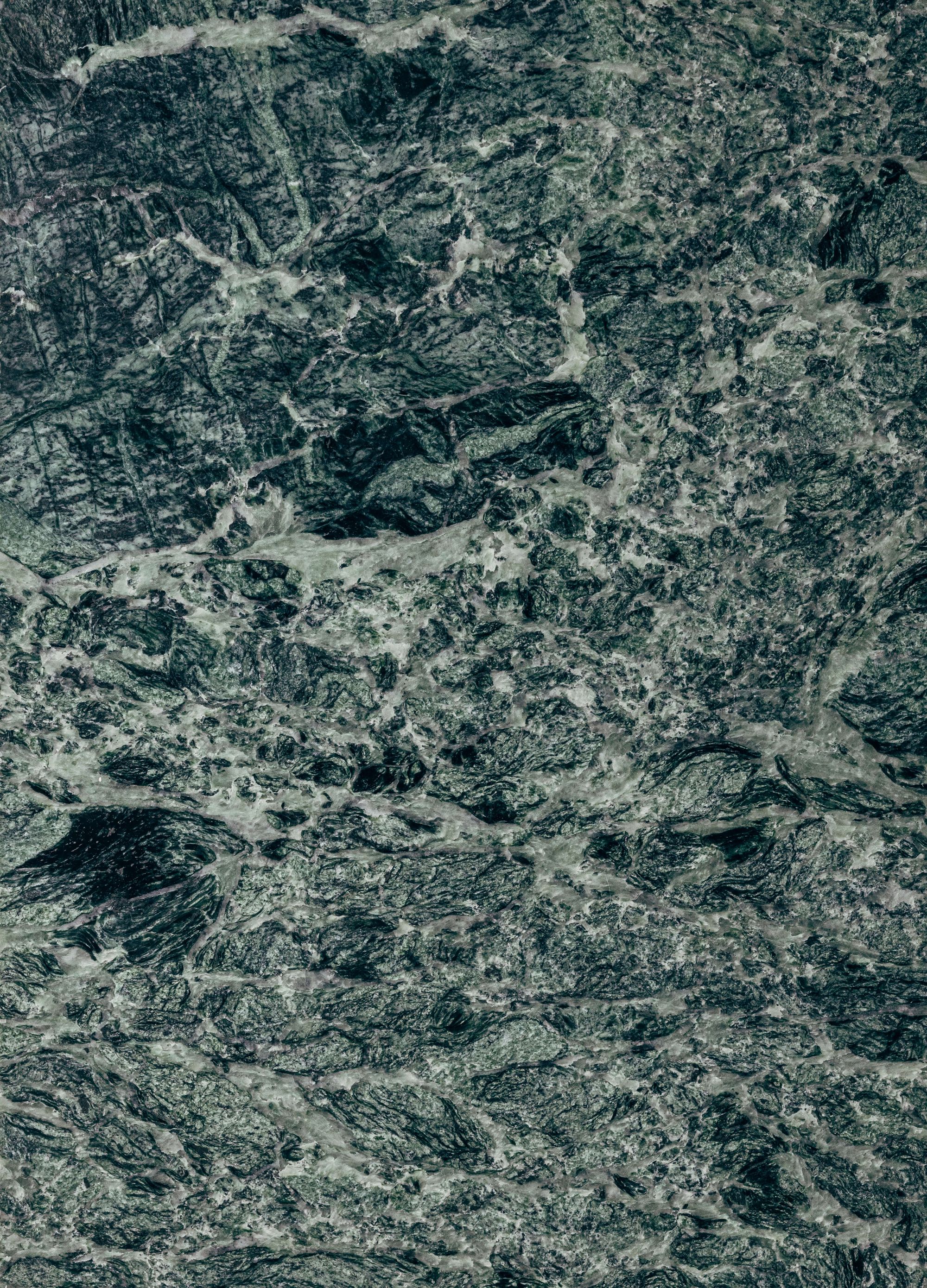 Fluted natural stone bathroom tiles | Il Granito