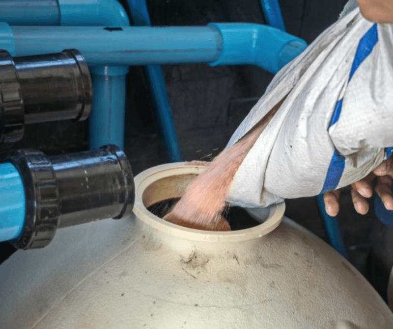 Changer le sable de votre filtre de piscine en 8 étapes