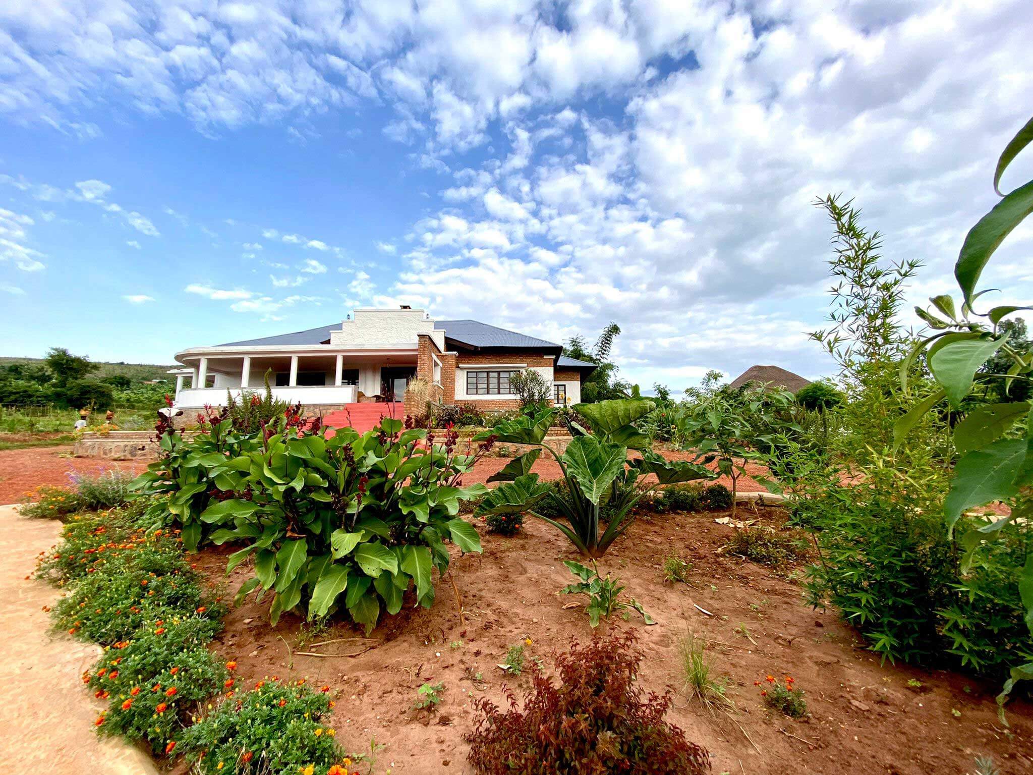 Rutete Eco-Lodge │ Contact us