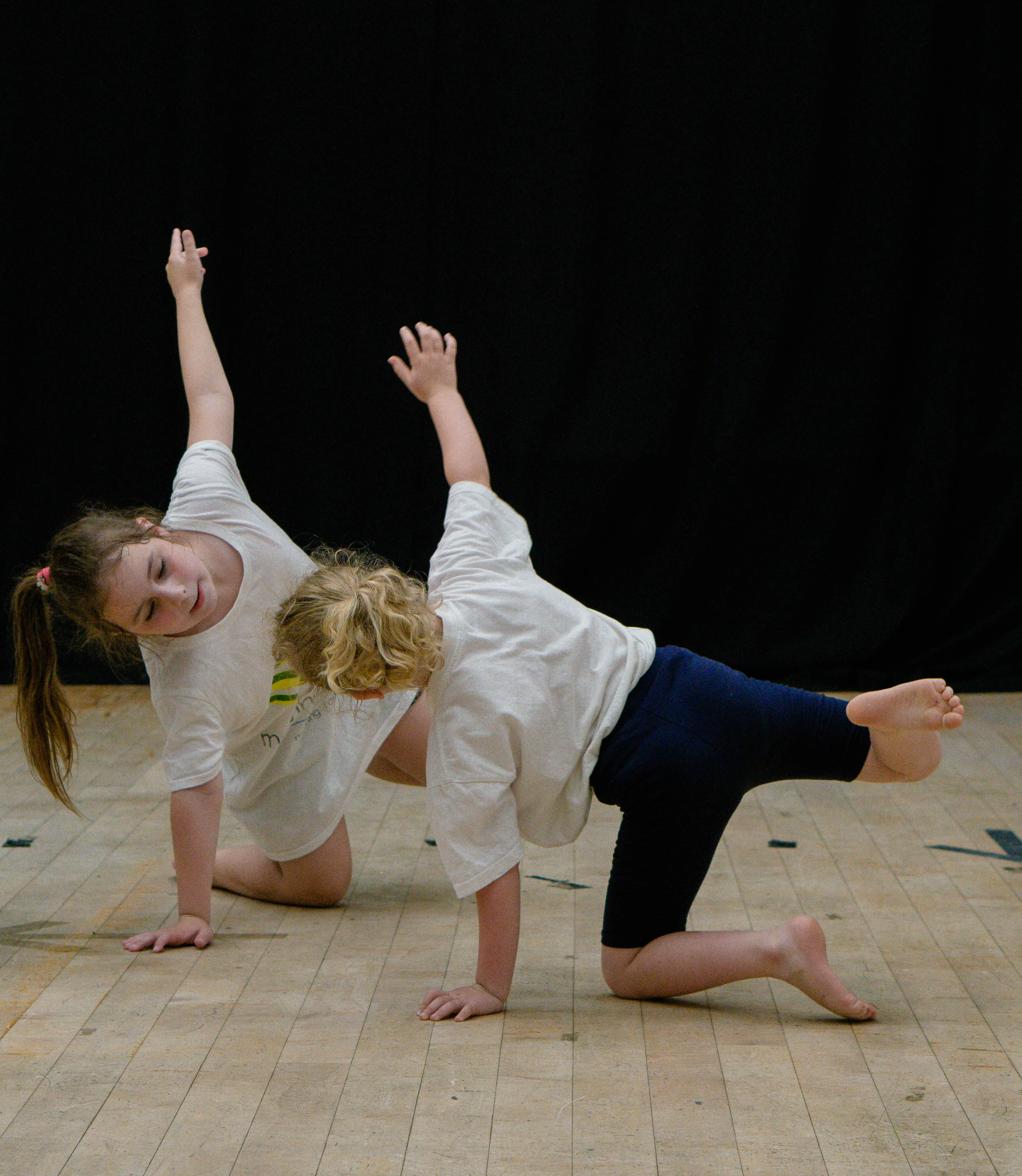 Street Dance Vs Contemporary – What’s the Difference?! | Moving Waves