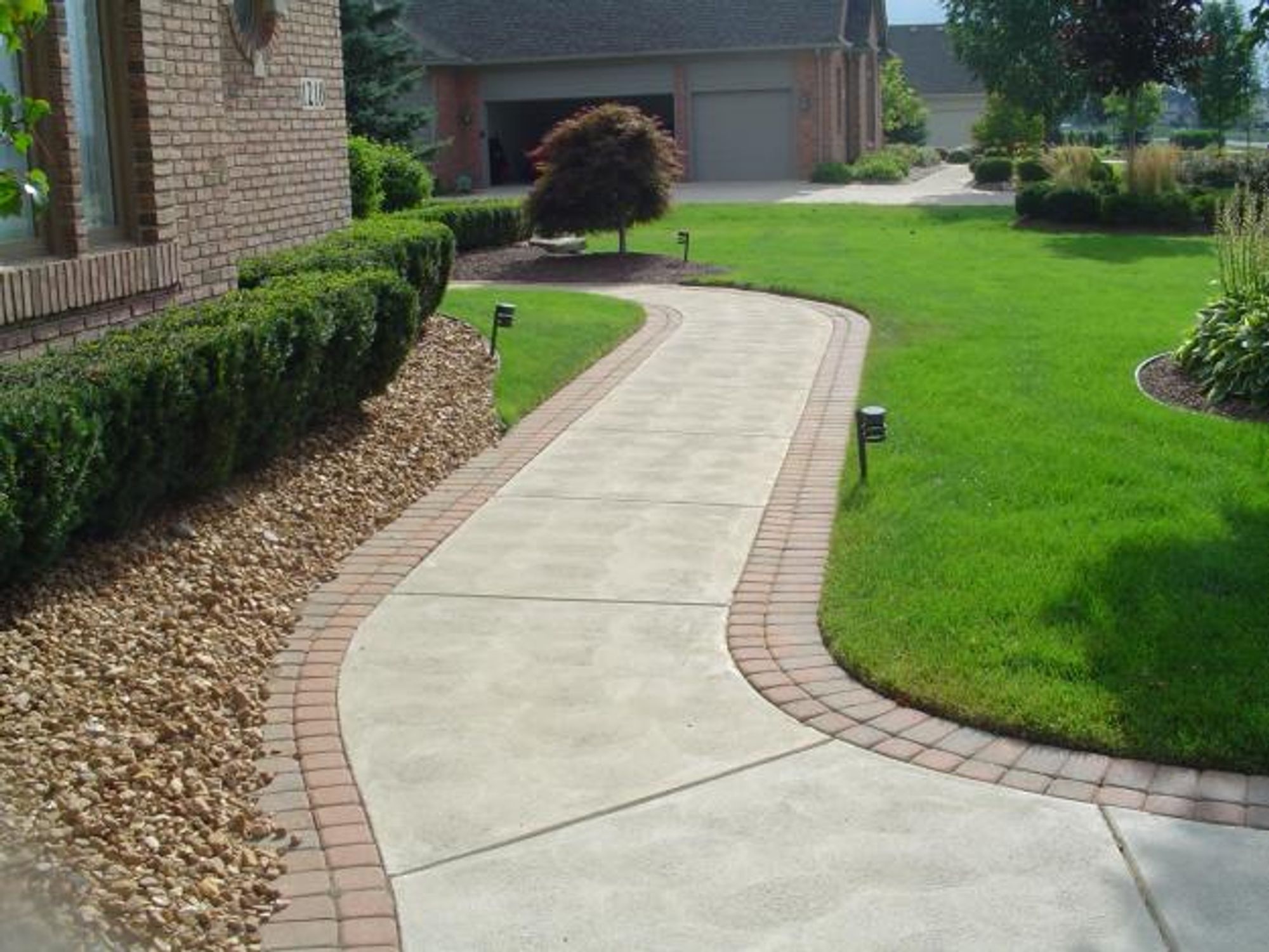 How To Create A Low Maintenance Front Yard Landscaping