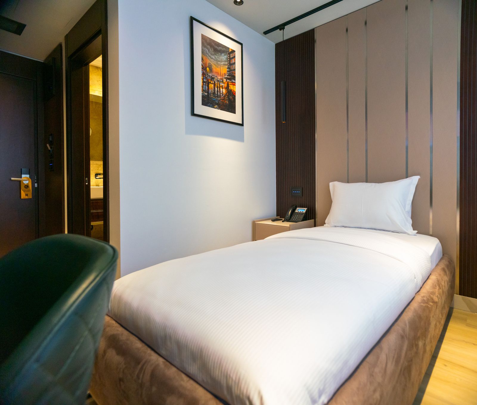 Rooms - Emery Hotel