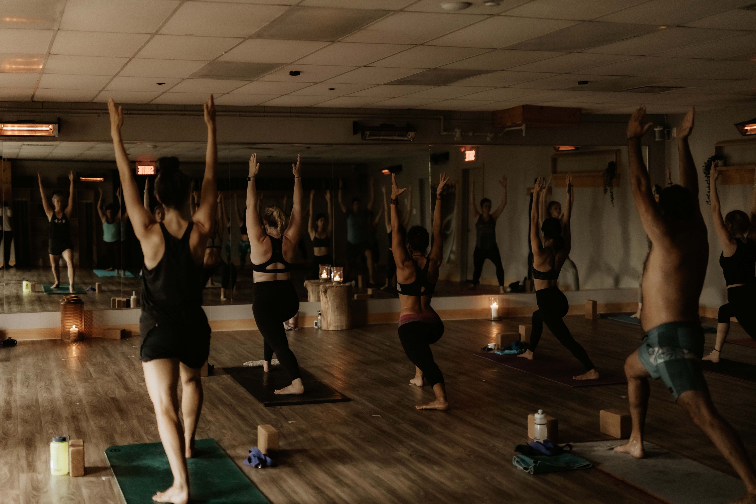 Idolem Hot Yoga chaud Plaza