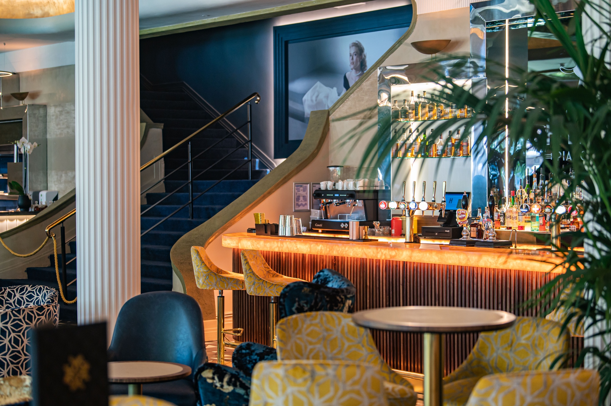 Knights Table | Projects | Hospitality | APM Design Ltd