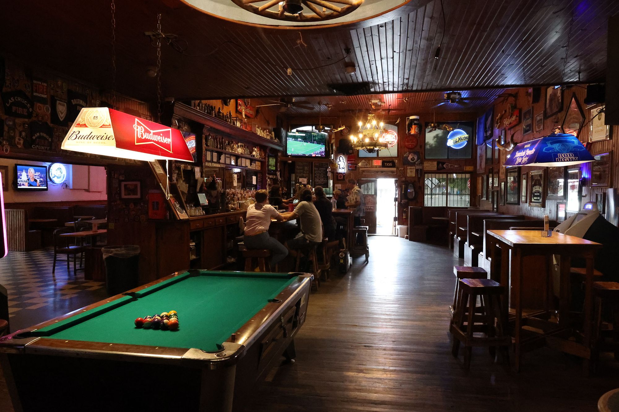 Capitol Bar & Brewery - Craft Beer, Live Music & Food