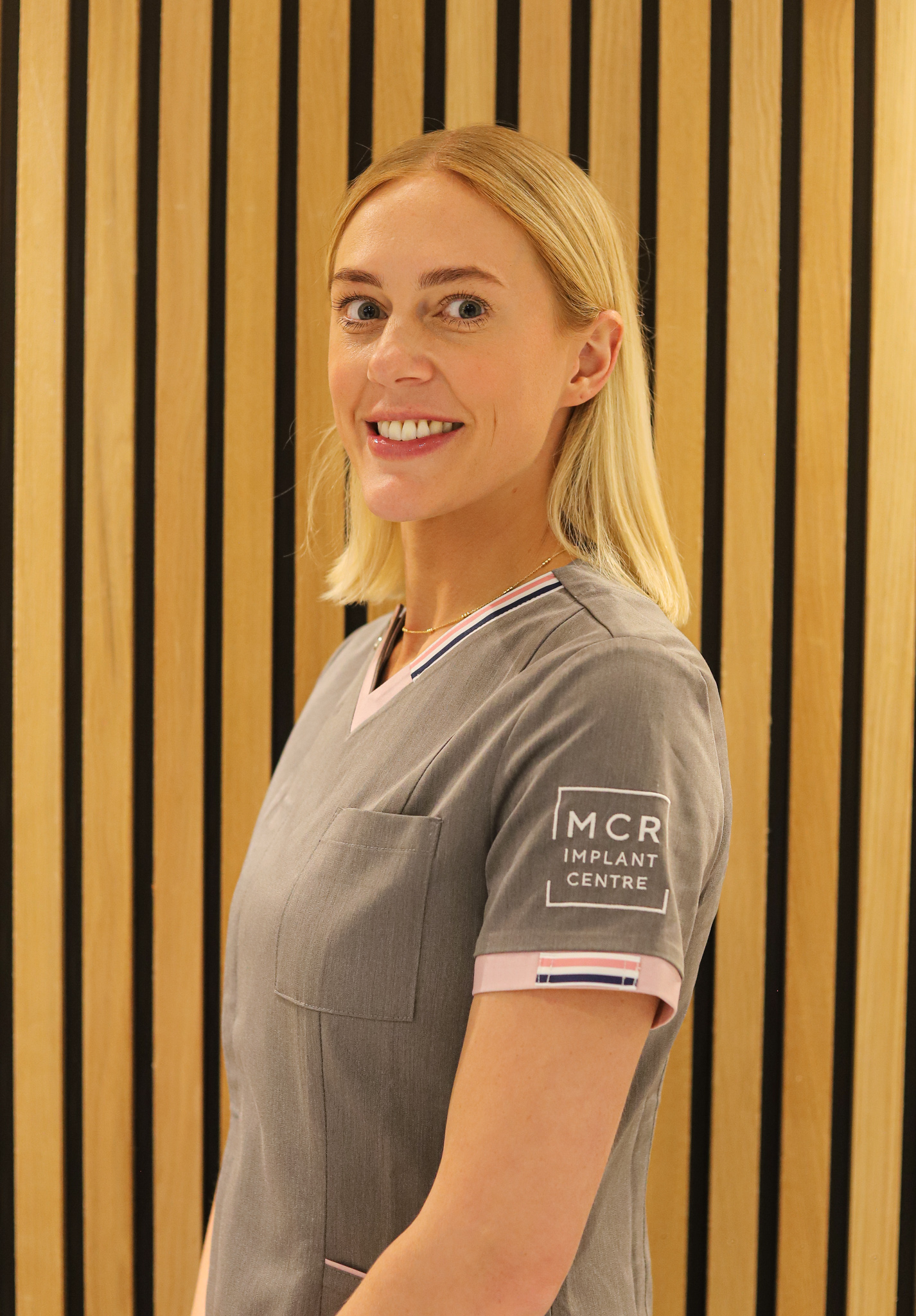 Elise Edwards | MCR Implant Centre