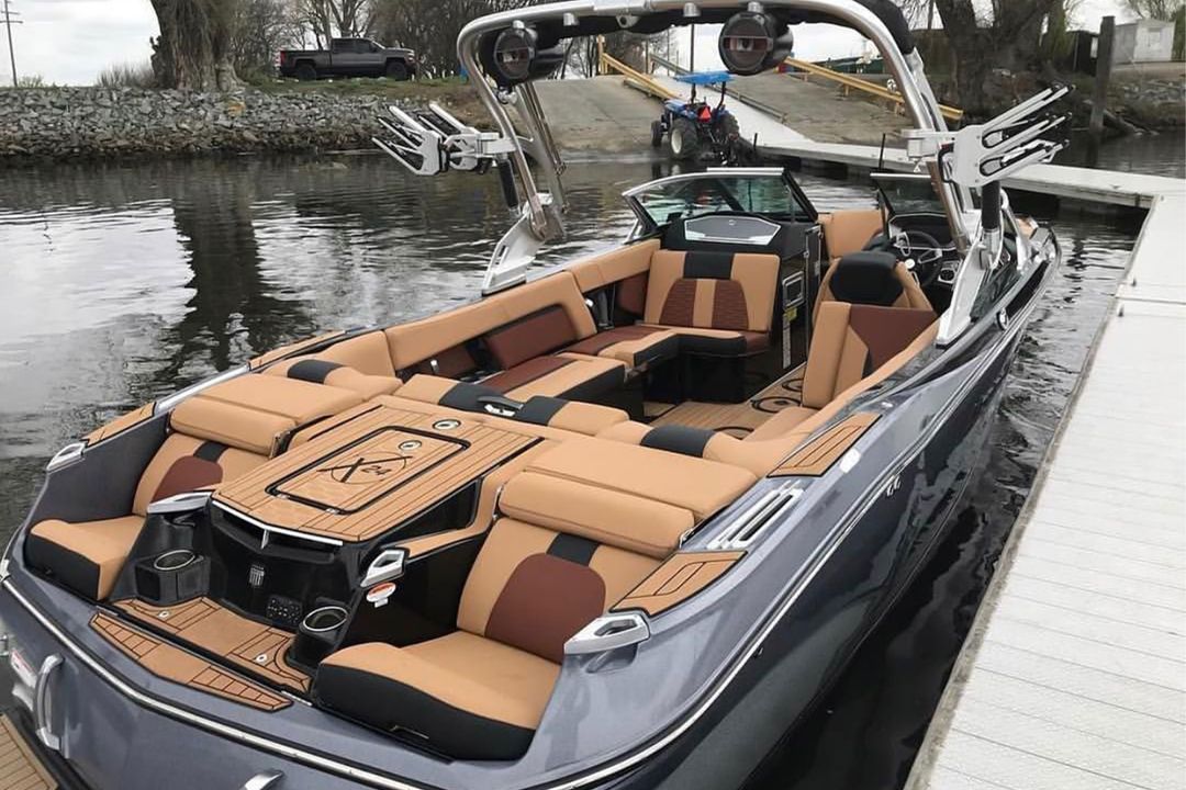 Hyatt Regency Lake Tahoe | Boat Rentals & Private Charters