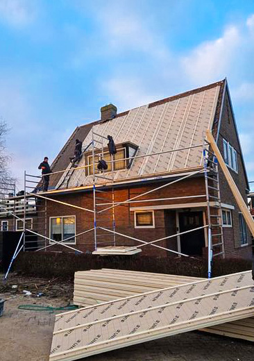 Veenstra hellendedaken | Specialist op het hellende dak