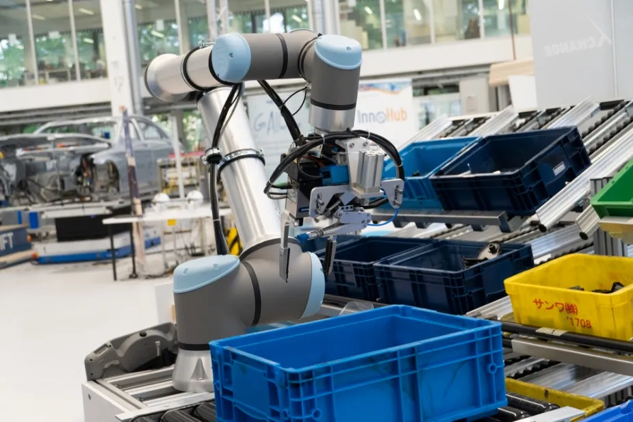 Intelligente Kommissionierung im Regallager • Mobile Kitbot