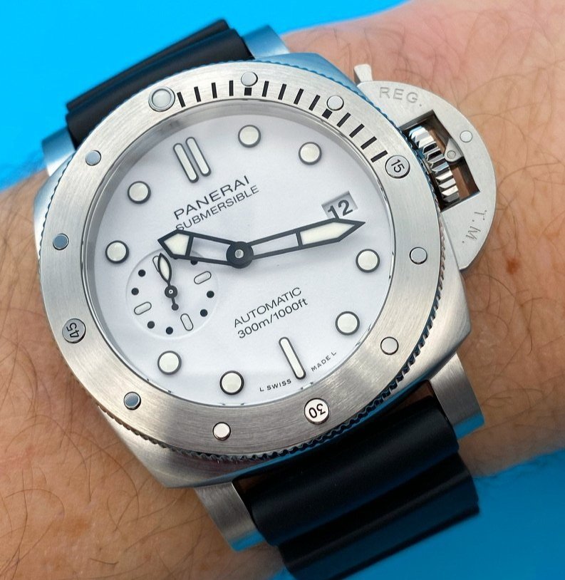 Our Take : Panerai Submersible Bianco PAM01223
