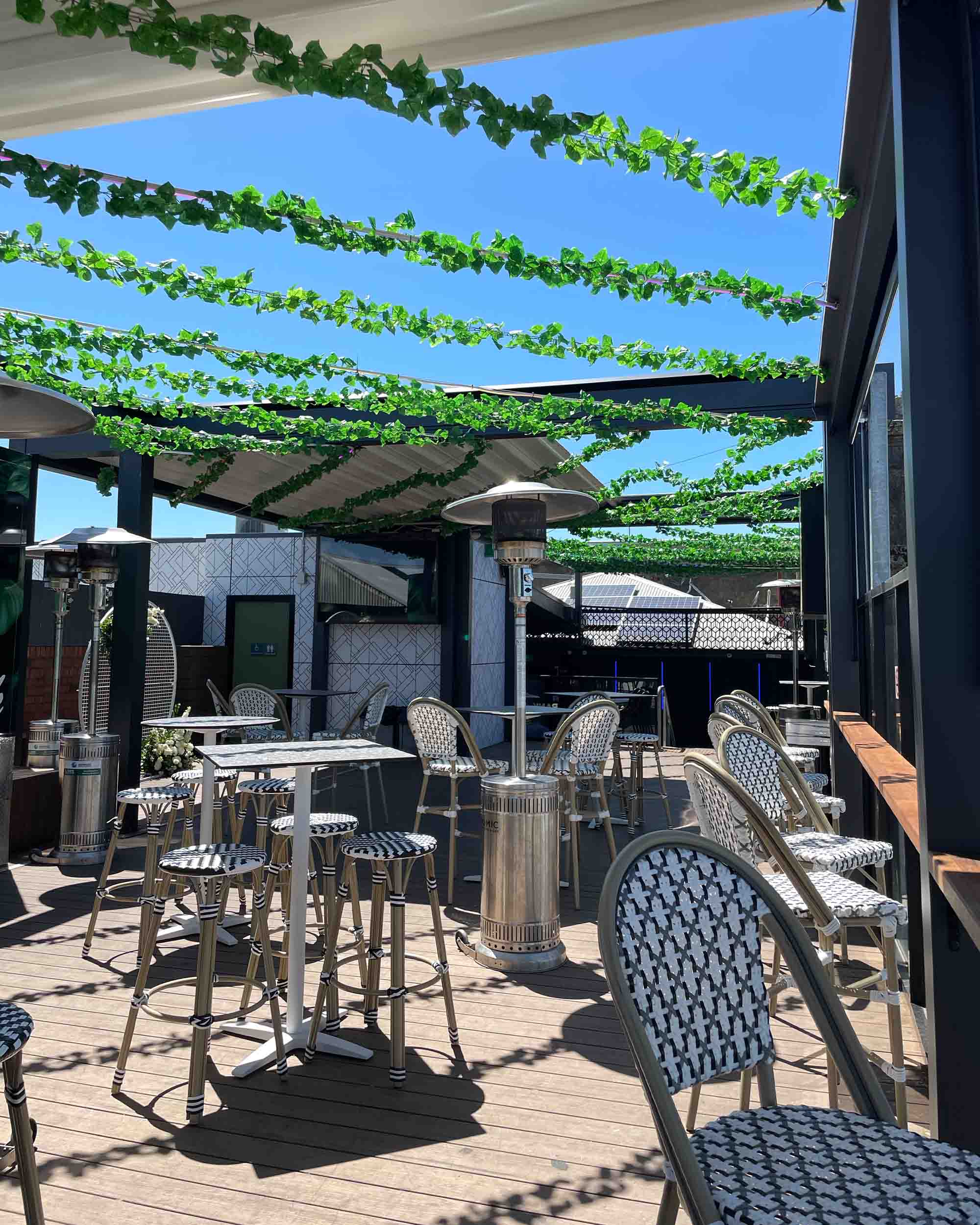 Eat & Drink - Bank Hotel Warragul