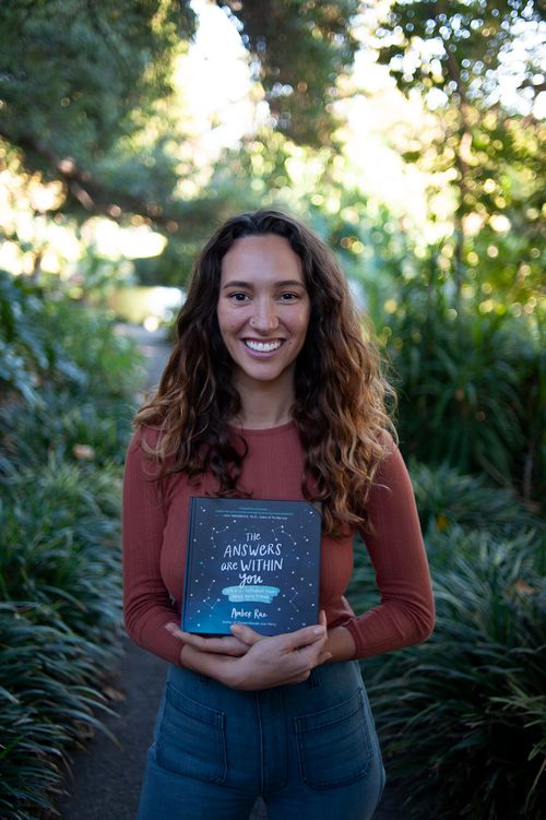 About Amber Rae, bestselling author & story doula