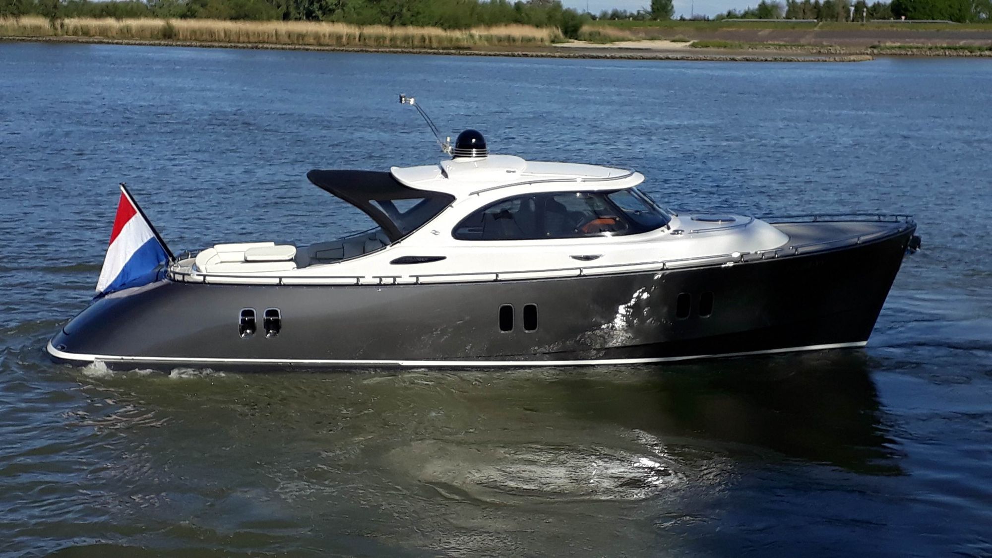 Pre-owned Collection Zeelander Yachts for Sale