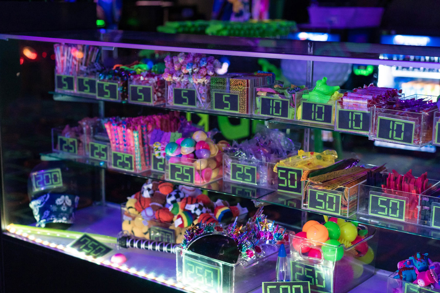 GLO MINI GOLF | Arcade Games