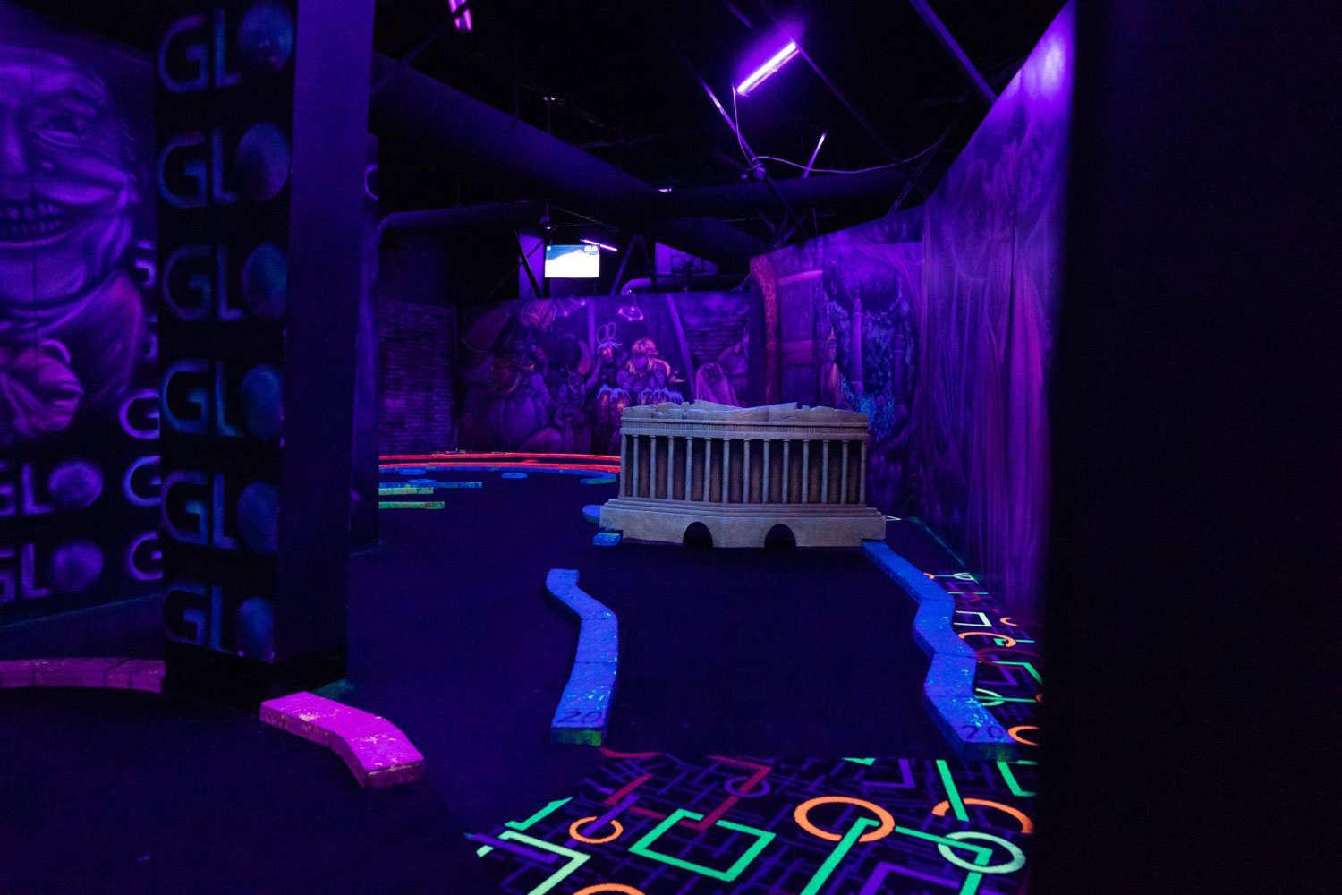 GLO MINI GOLF | Miniature Golf