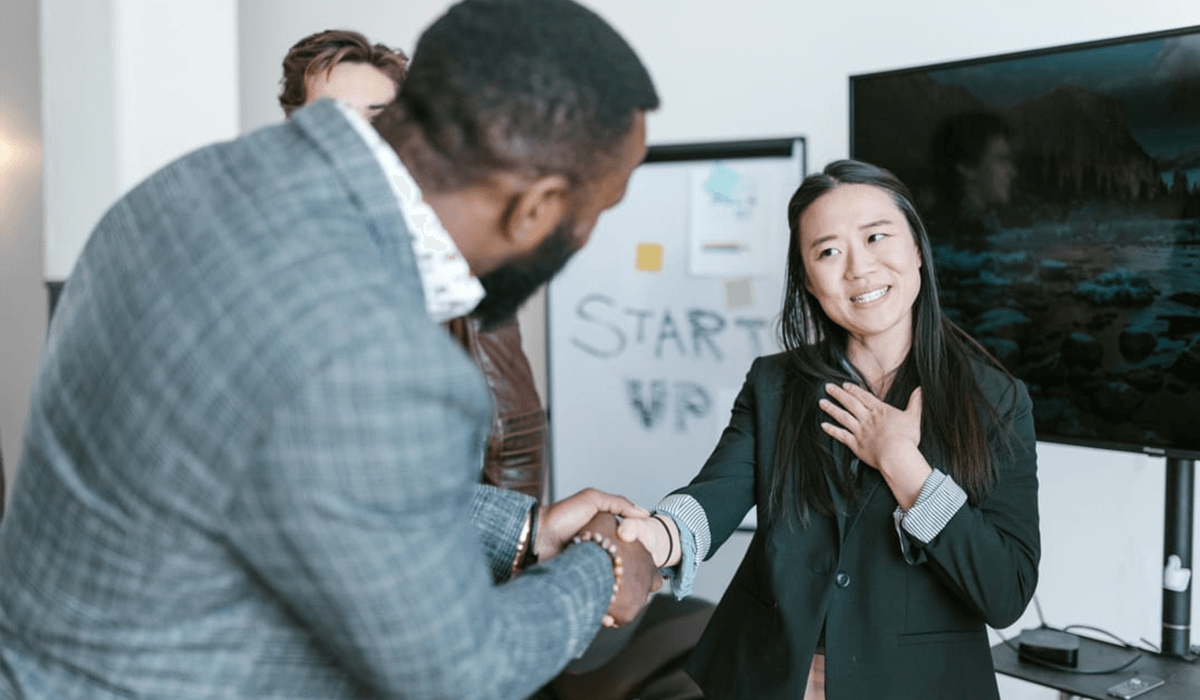 Angel Investors: How It Works, Pros and Cons of Using Business Angel ...