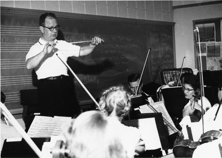 Jon Robertson Conductor