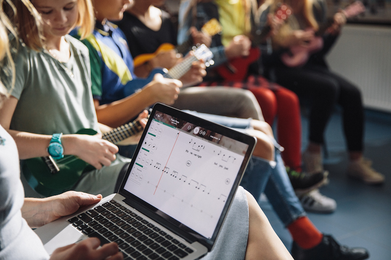 6 Examples of Using Technology in The Music Classroom - Solfeg.io