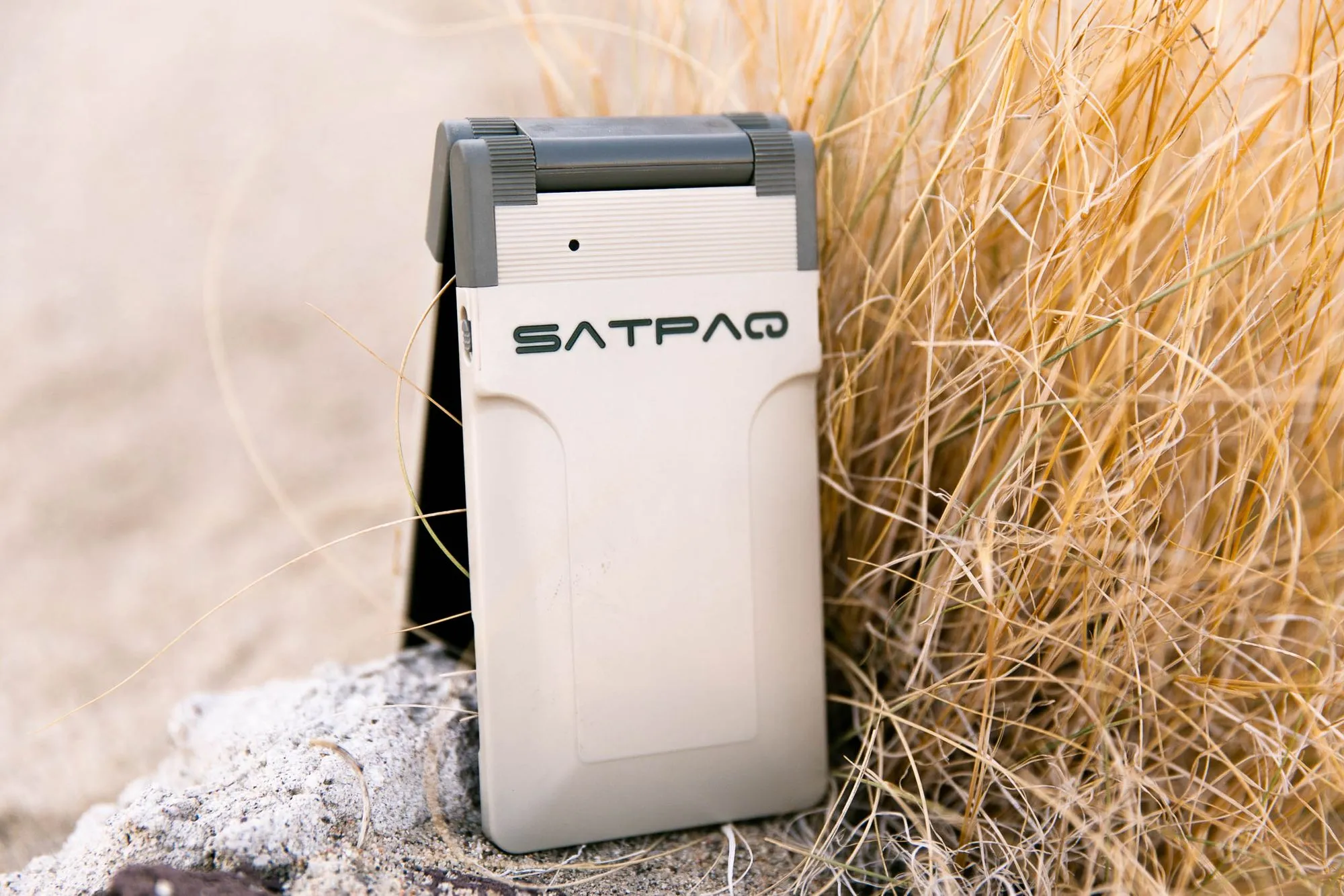 Compact and secure satellite communicator | Higher Ground