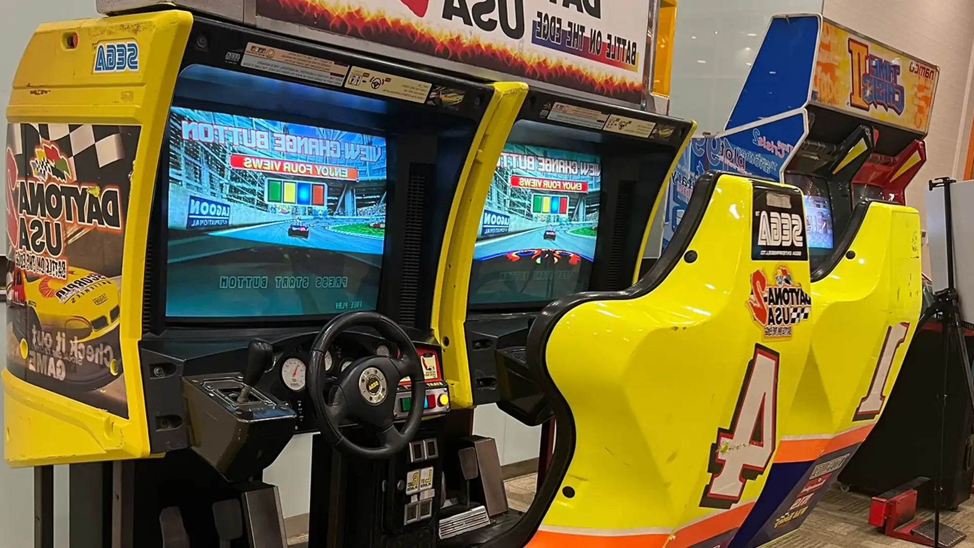 Daytona USA 2 (Twin) Rental Singapore | FunCo