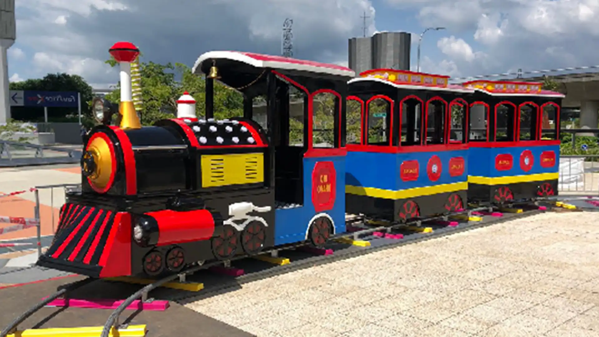 London Train Rental Singapore | FunCo