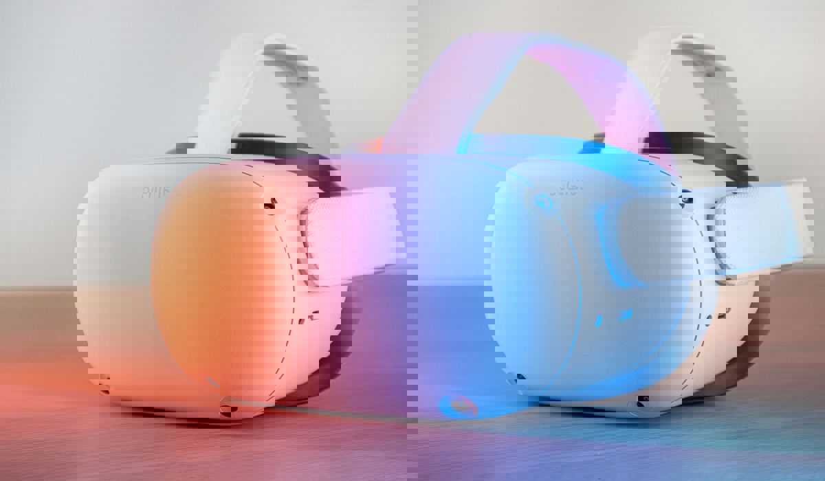 How Does a VR Work: Exploring the Intricate World of VR Headset