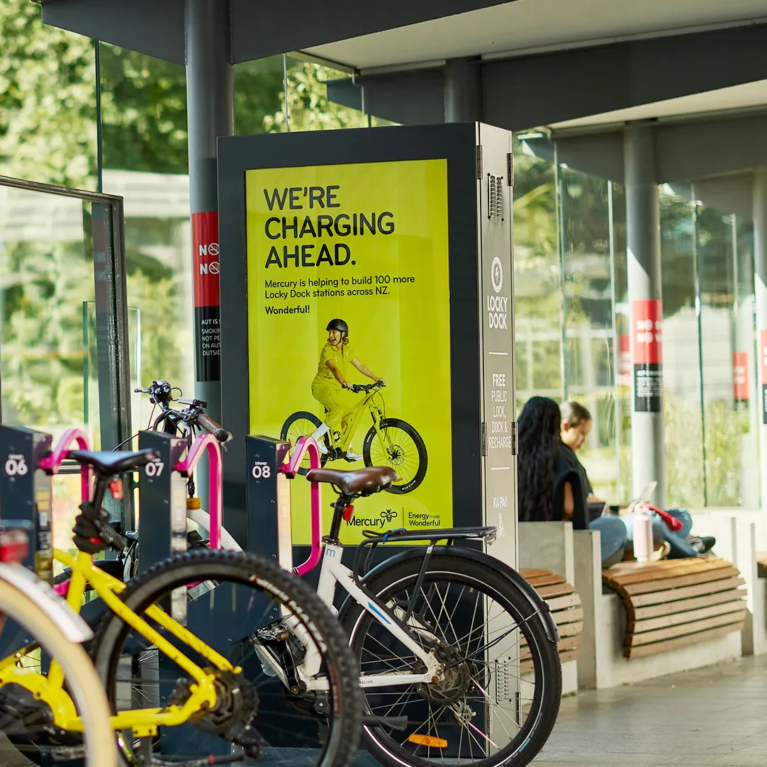 Locky Dock – About