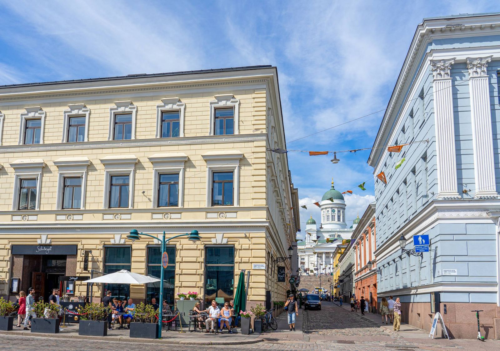 Astu hyvään aikaan | Salutorget