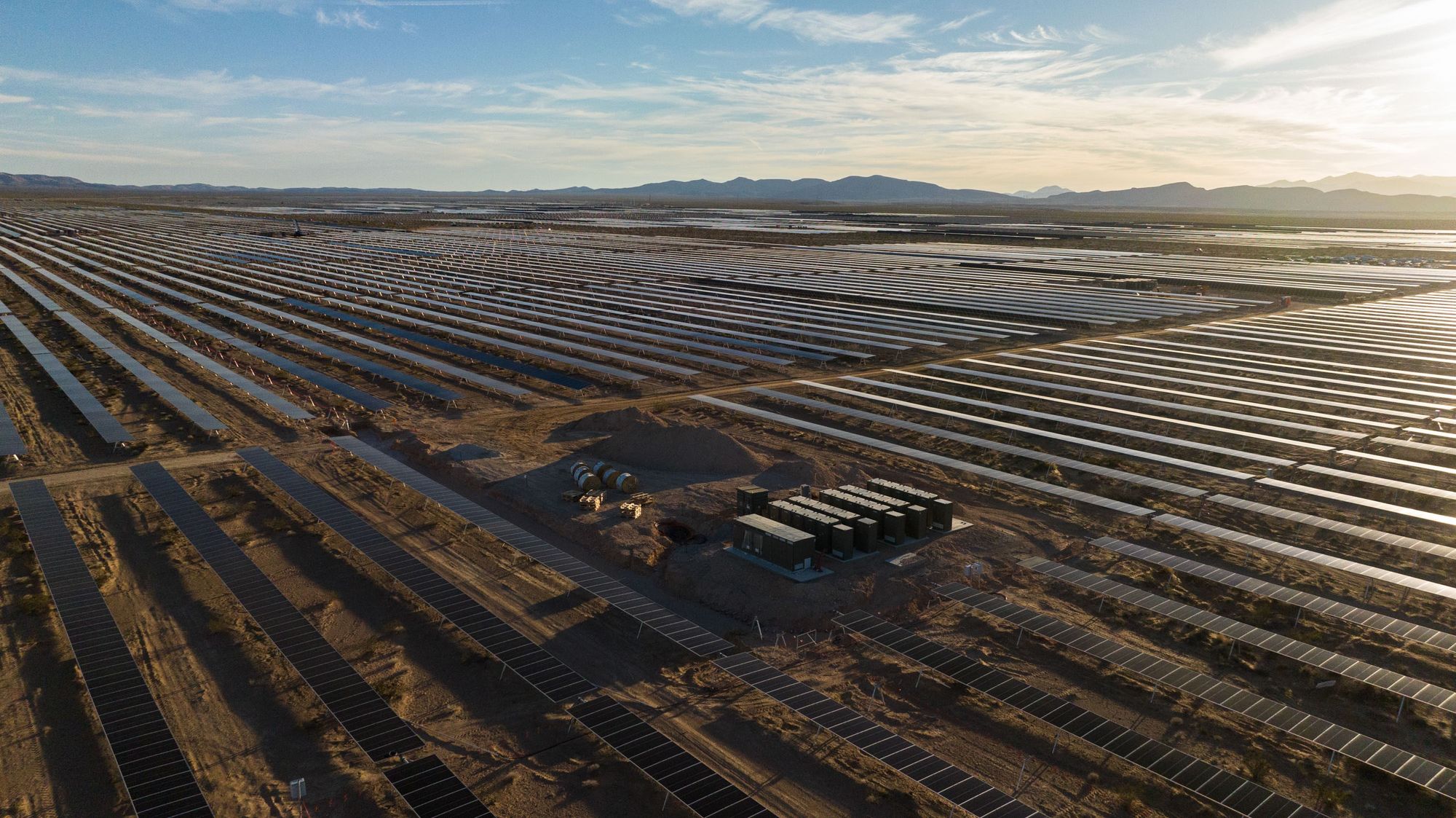 Utility scale energy storage projects with integrated power plant software