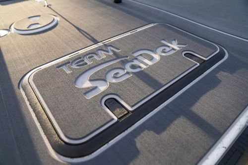 Custom SeaDek Fabrication Options | Thomas Custom Marine