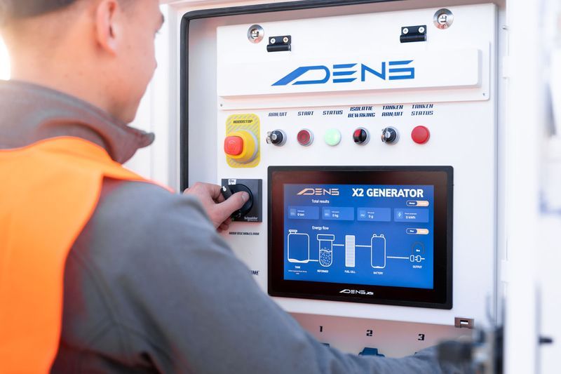 DENS | Sustainable Hydrozine Generators, Batteries, and Energy Solutions