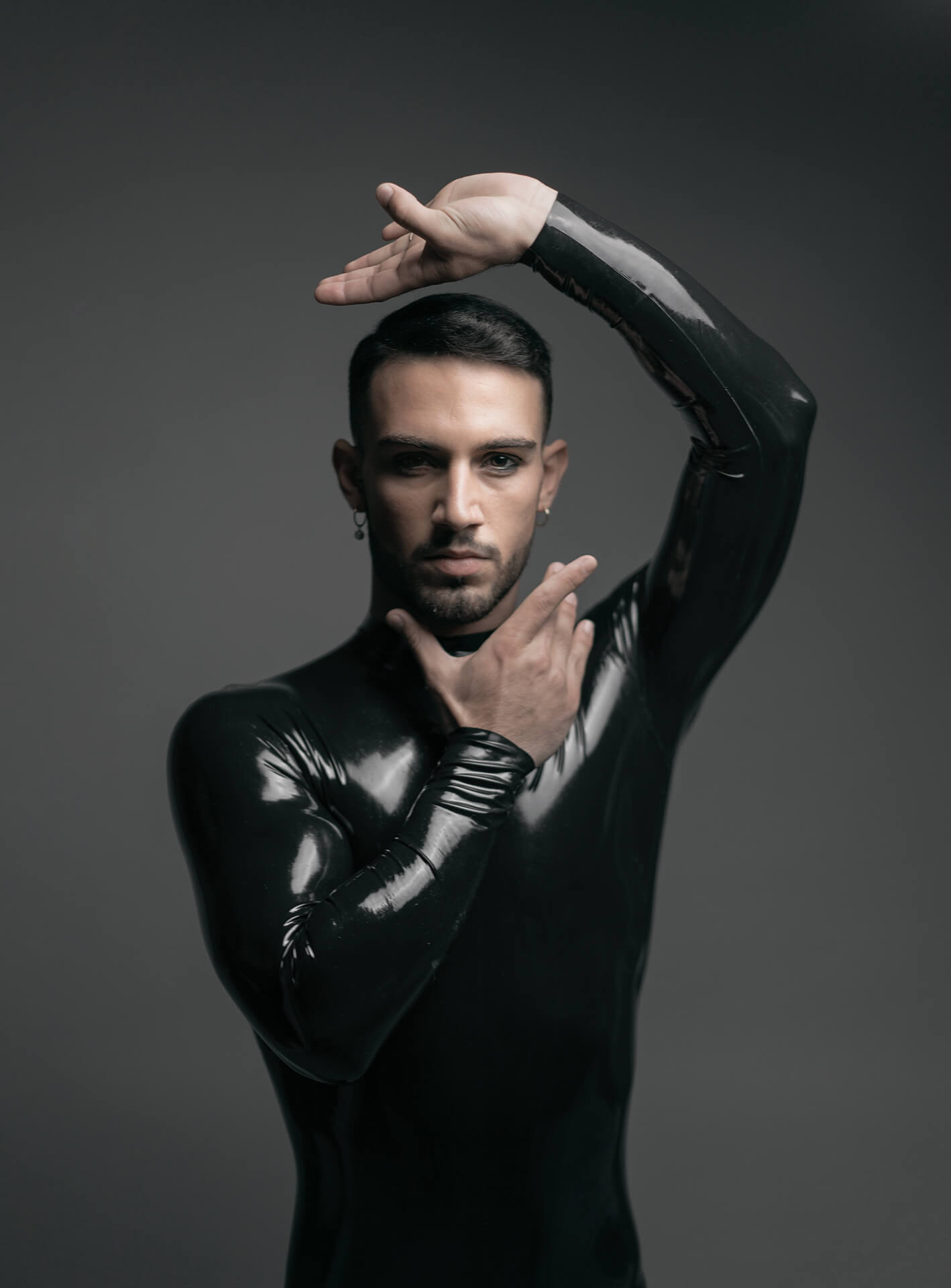 beGloss Academy präsentiert: Black Crystal Latex