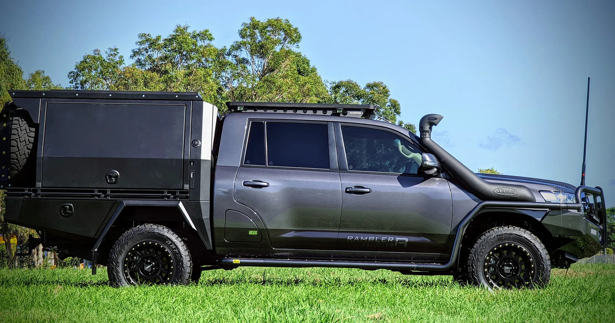 200 Series Dual Cab Conversion