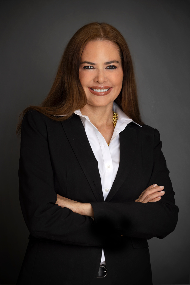 Esperanza Diaz Briscoe - Lawyers - Webflow Ecommerce website template