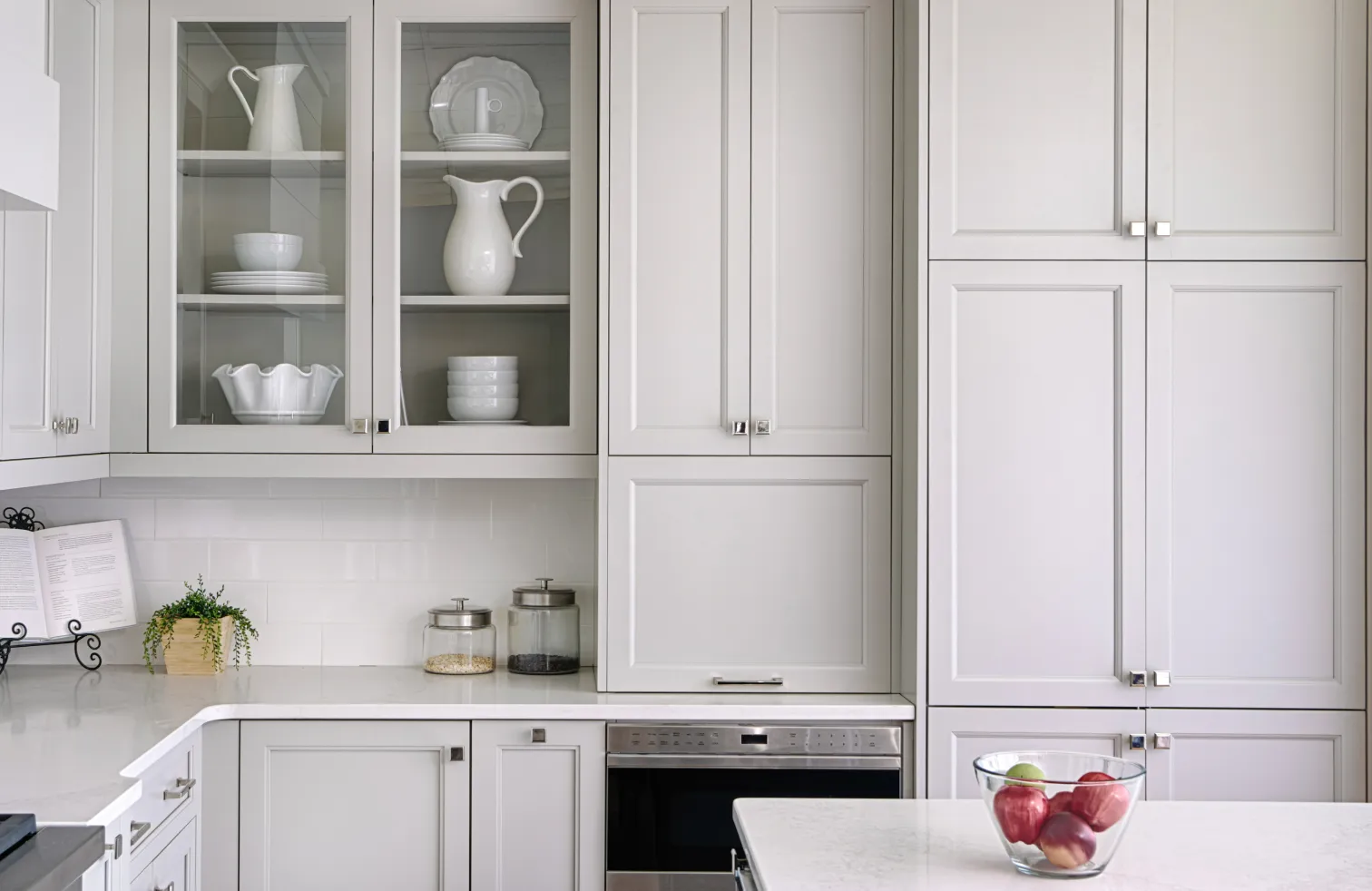 STUDIO Cabinetry : By Bell Cabinetry & Design