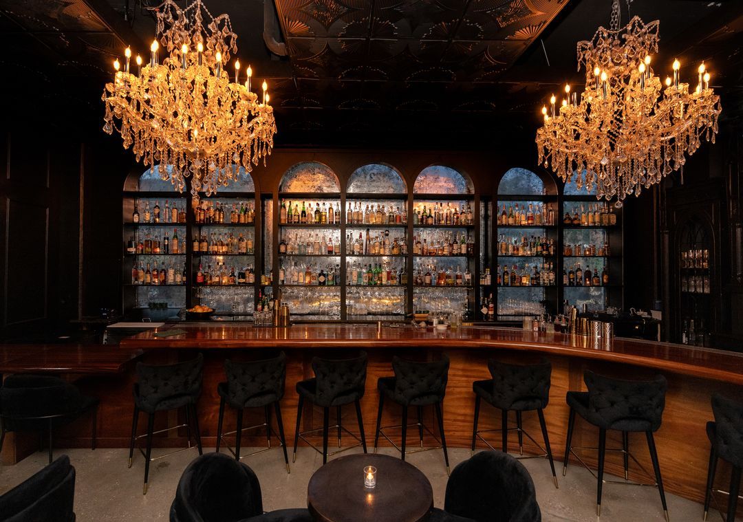 Inn Cahoots | Group Travel Hotel & Event Space