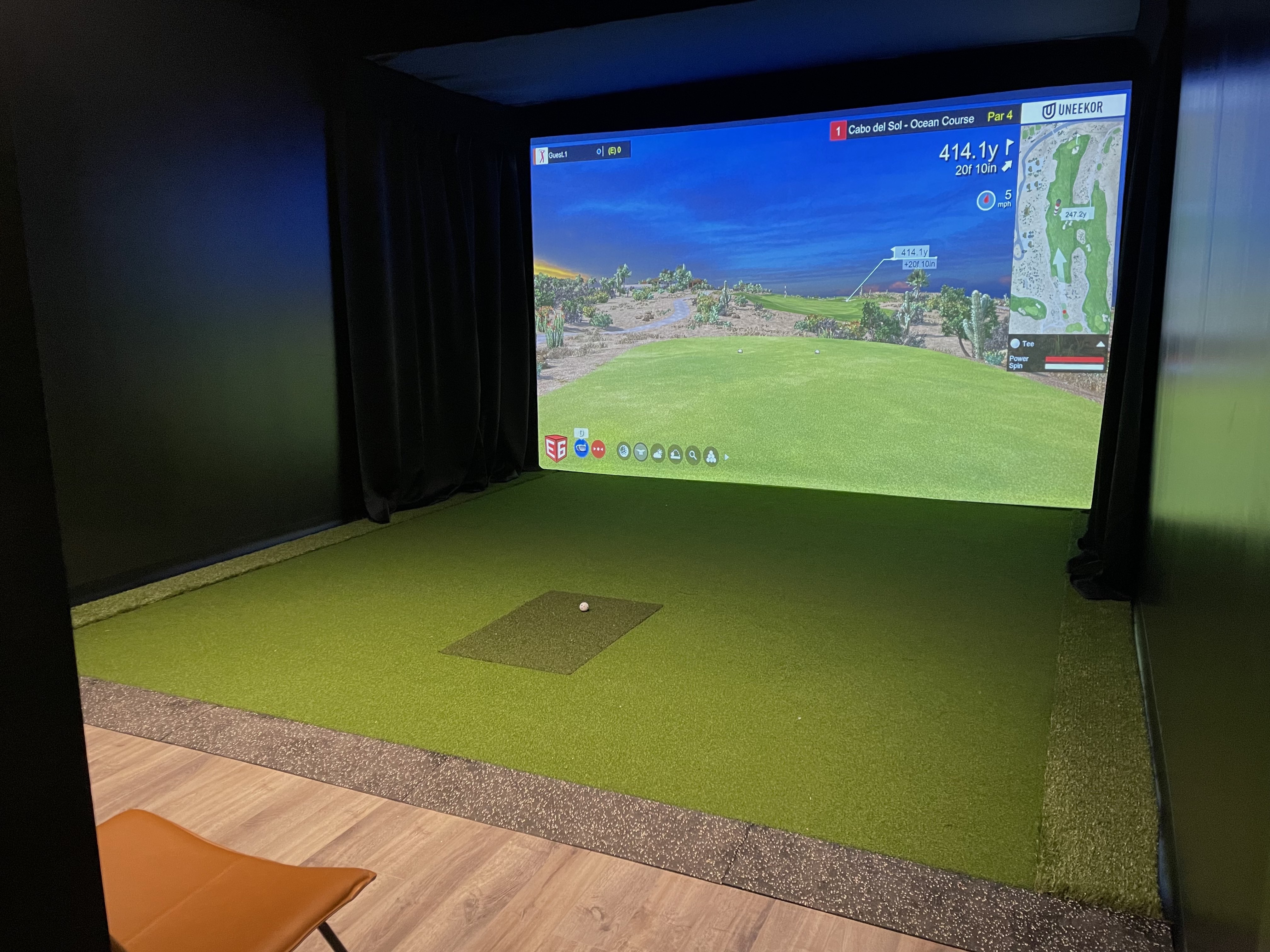 Play Virtual Indoor Golf Year-round