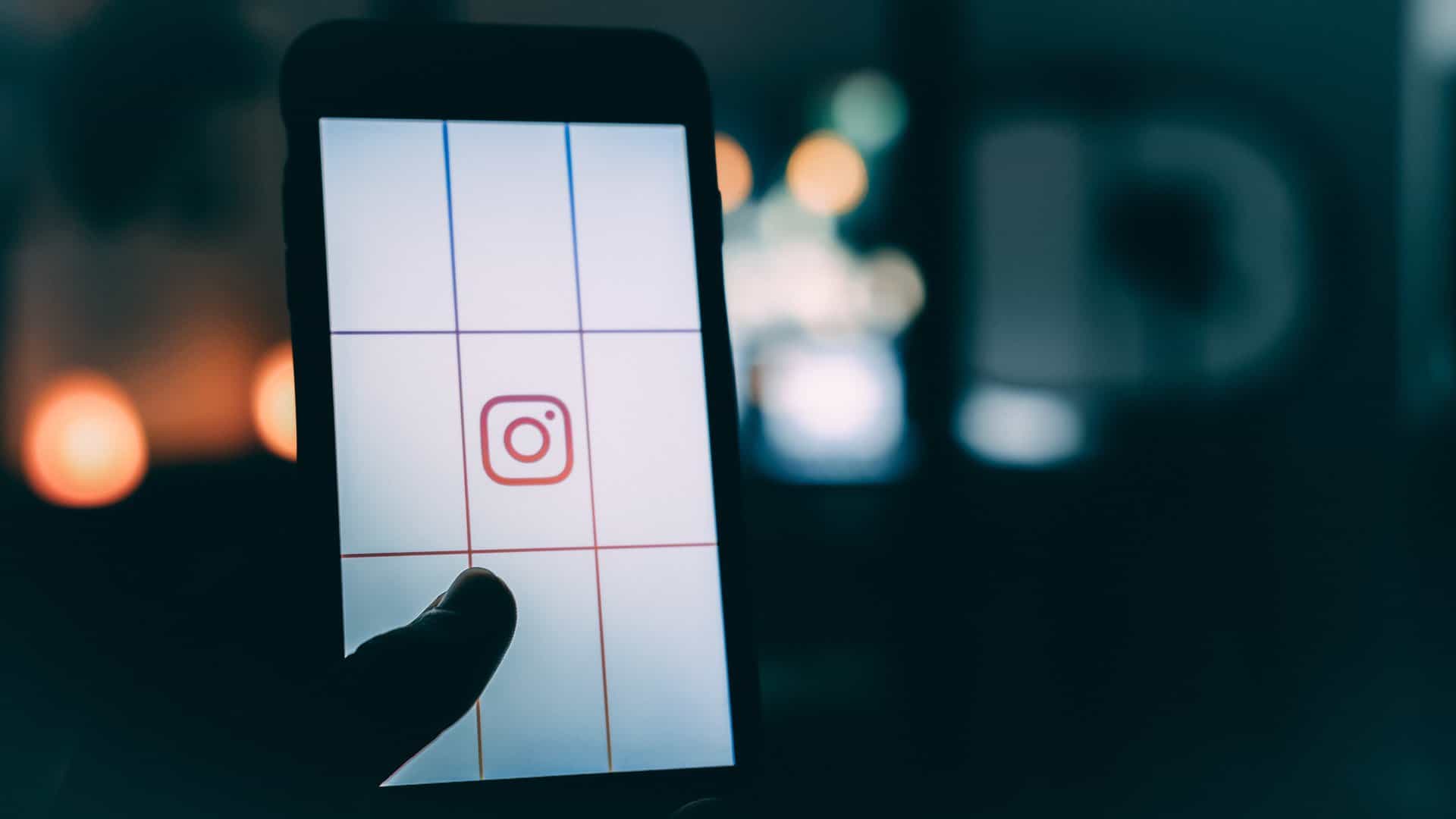 How to Use the Instagram Collab Feature on Posts and Reels