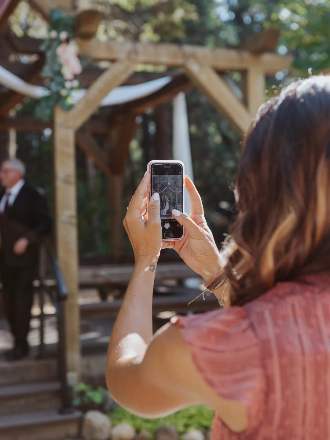 Collecting Wedding Photos from Guests: The Seamless Wedibox Way