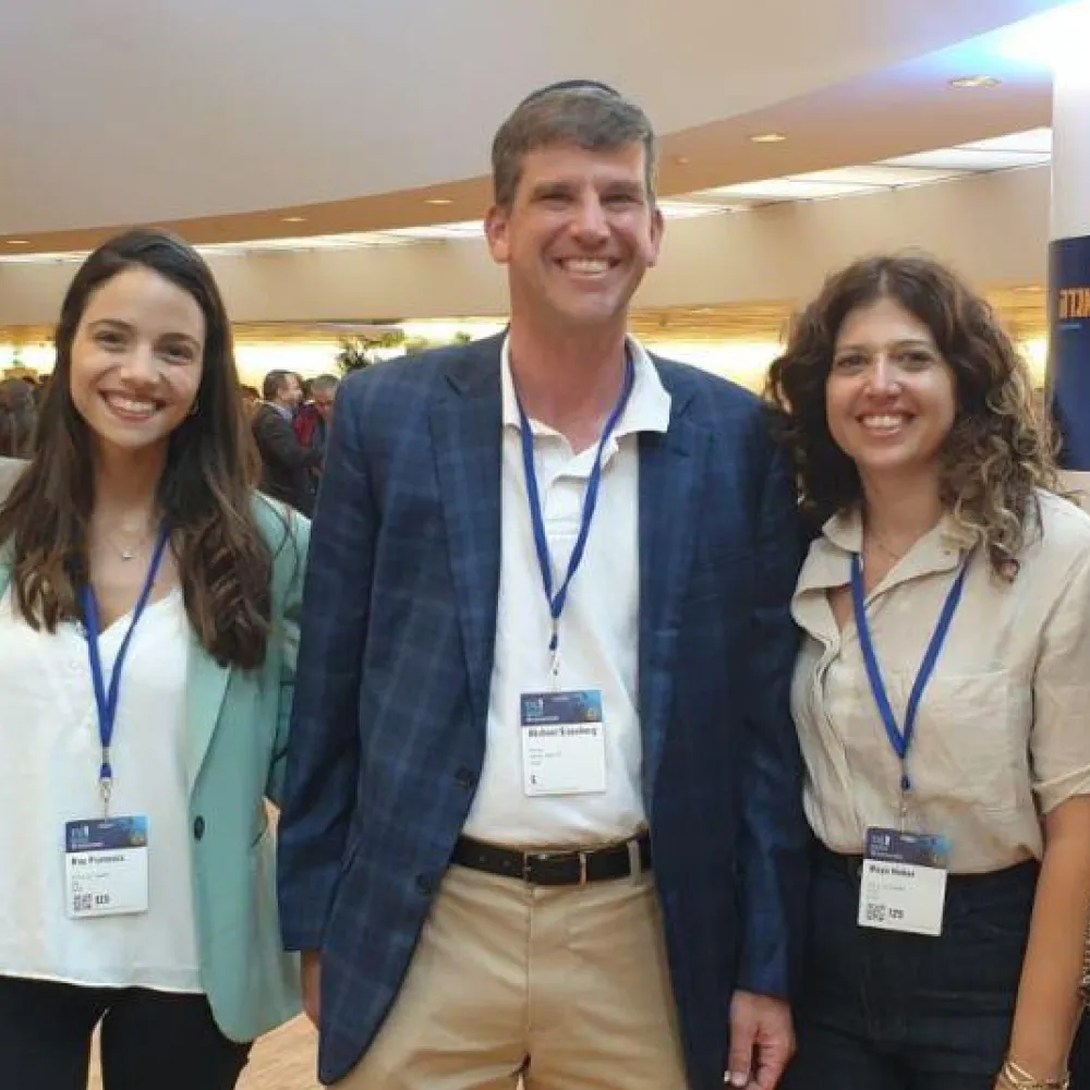 Vee | A Virtual Team for Any Nonprofit