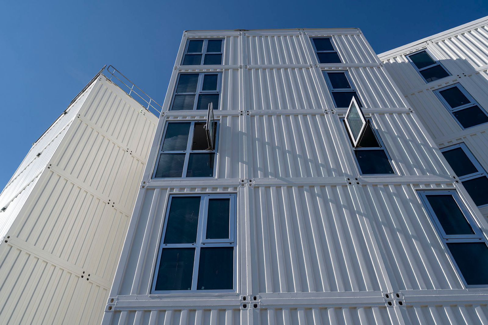 About Giant Containers