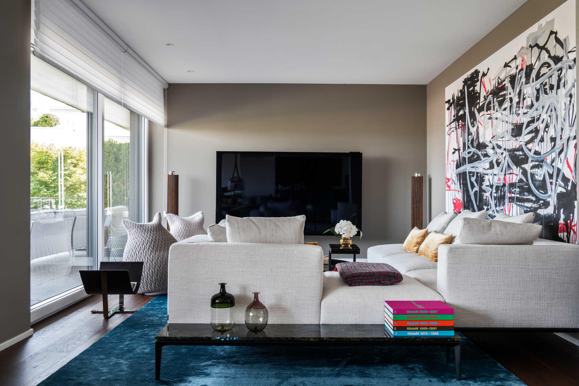 Artsy Contemporary - Upscale Interiors AG