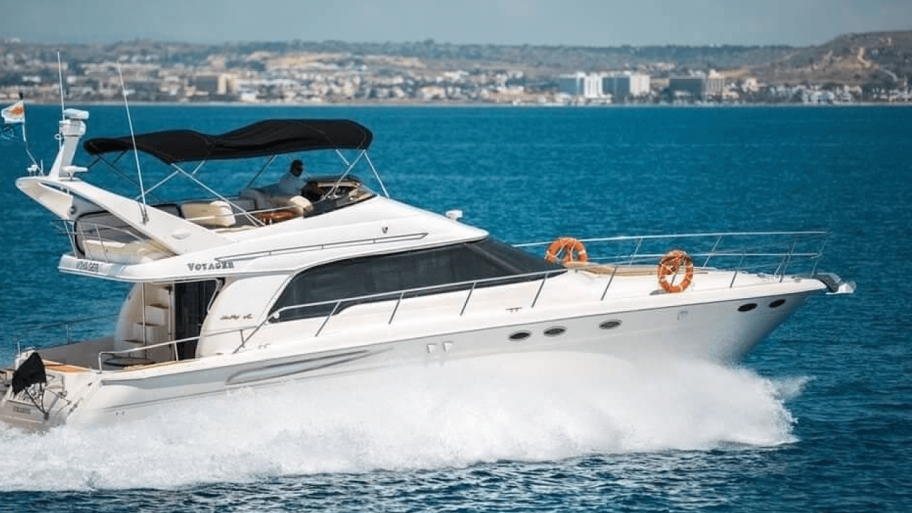 Yacht charter Sea Ray 52 • Yacht Charter in Cyprus