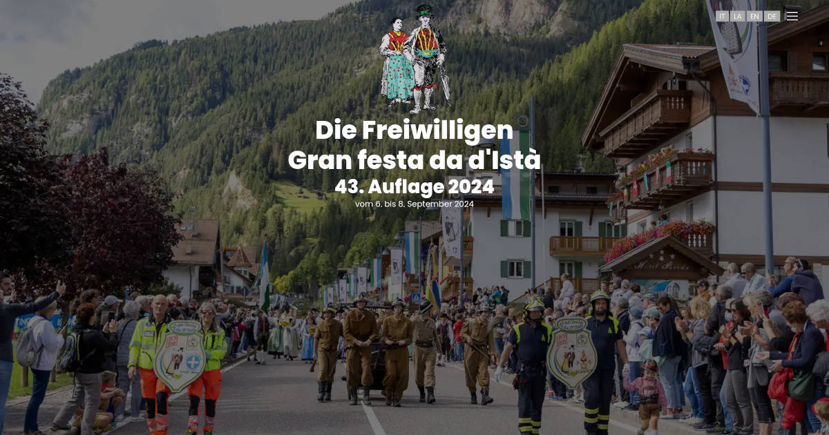 Freiwillige des Festes aus d'Istà: Alpini, Feuerwehr und Weißes Kreuz ...
